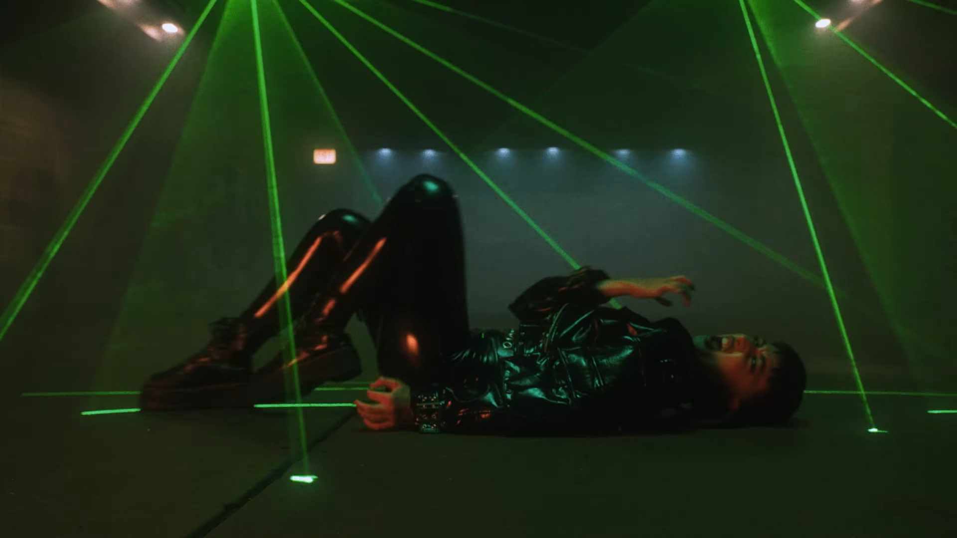 Pixel Grip - Stamina (Music video) • Electrozombies