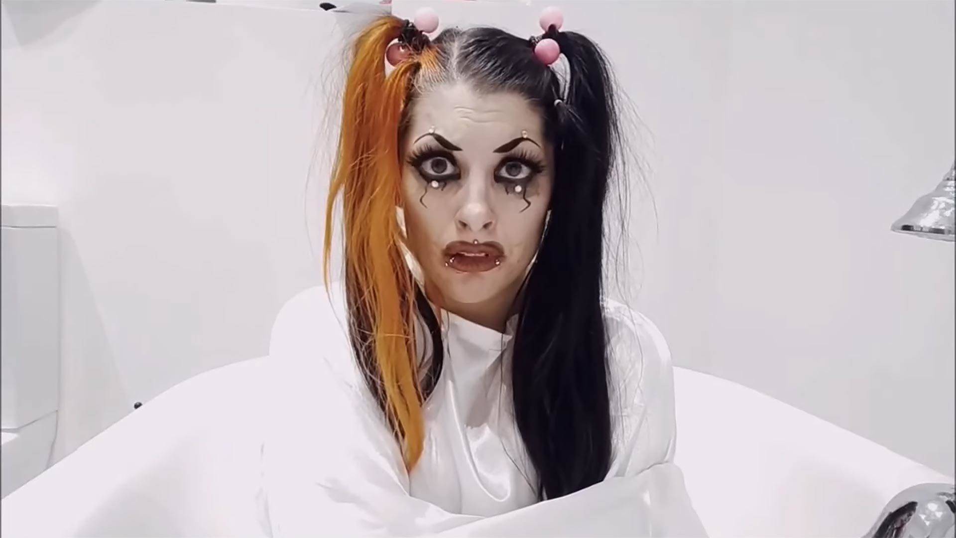 Pretty Addicted - Too Much (90 Days A Cycle) (Music video) • Electrozombies